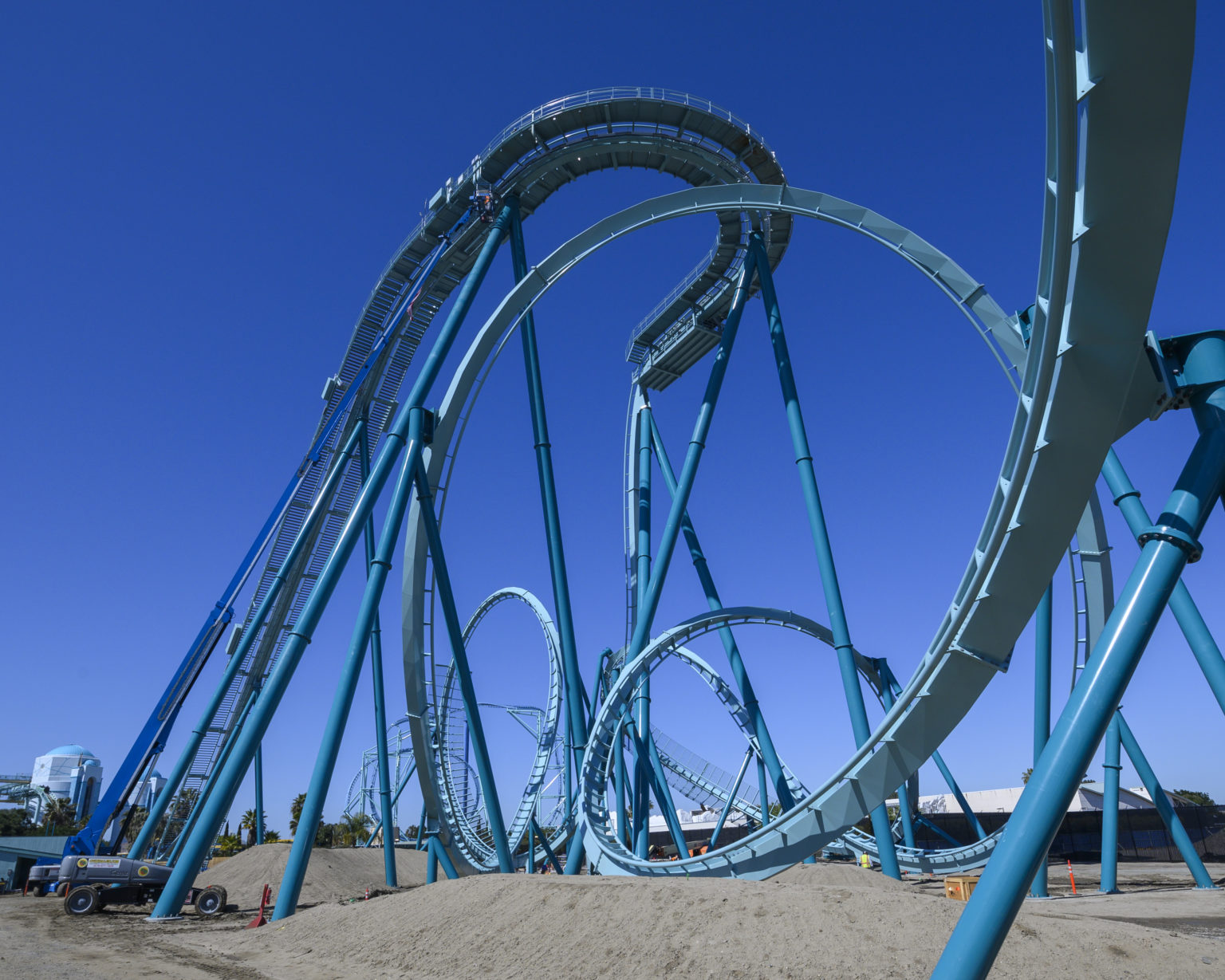 SeaWorld unveils ‘Emperor’ car for the first time and provides media ...